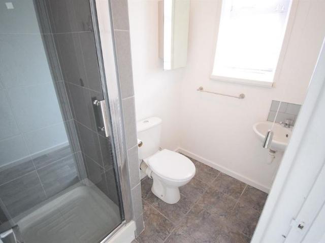 1 bedroom ground floor flat to rent