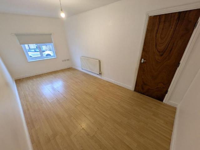 1 bedroom ground floor flat to rent