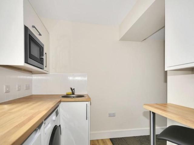 1 bedroom ground floor flat to rent