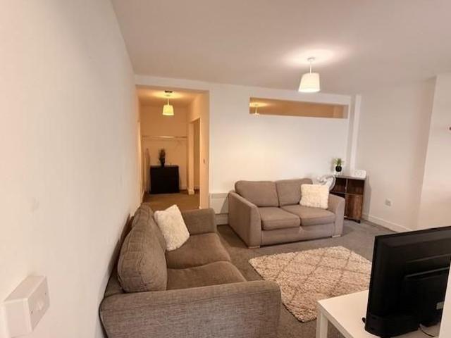 1 bedroom ground floor flat to rent