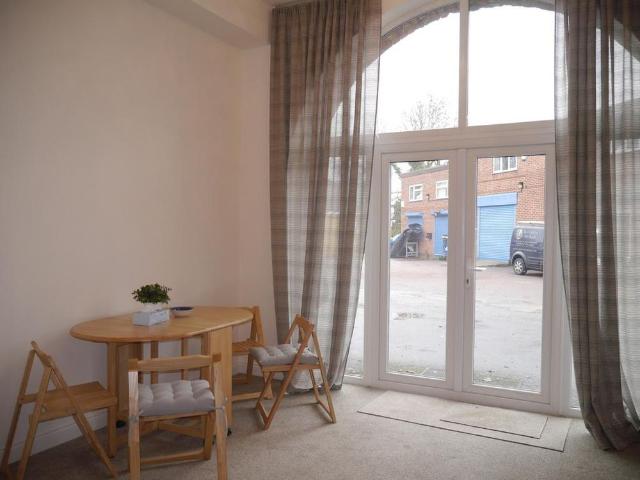 1 bedroom ground floor flat to rent