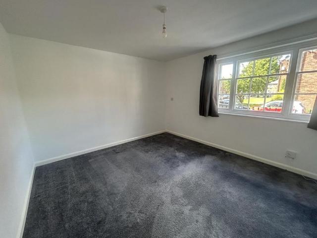 1 bedroom ground floor flat to rent