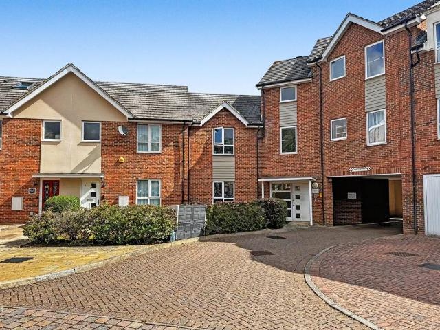 1 bedroom ground floor flat to rent