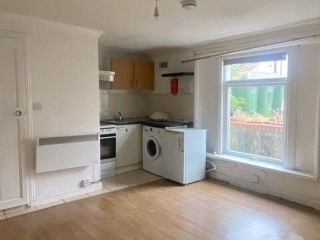1 bedroom ground floor flat to rent