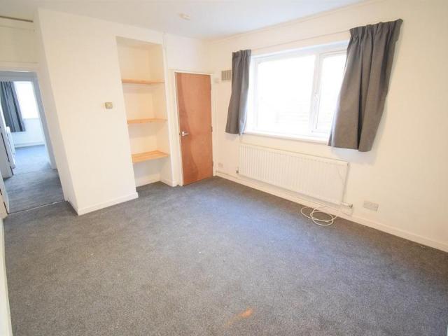 1 bedroom ground floor flat to rent