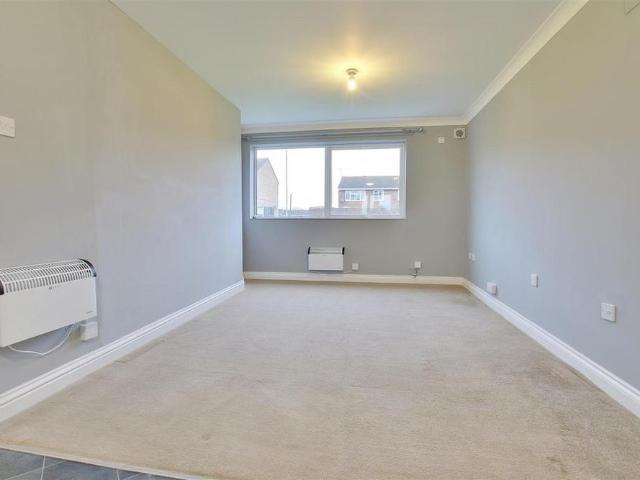 1 bedroom ground floor flat to rent