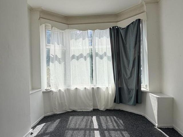 1 bedroom ground floor flat to rent