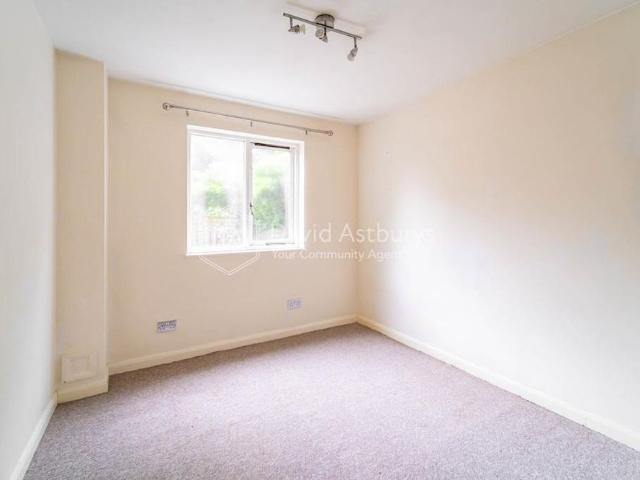 1 bedroom ground floor flat to rent