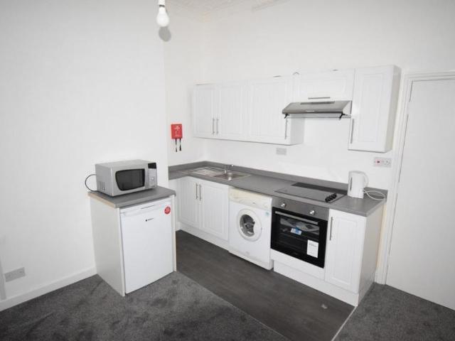 1 bedroom ground floor flat to rent