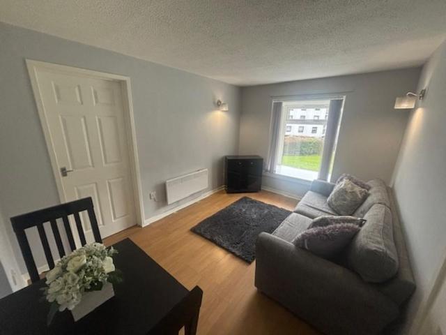 1 bedroom ground floor flat to rent