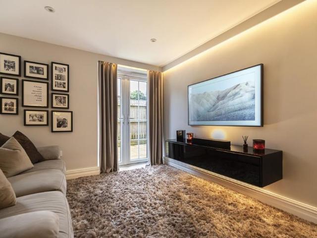 1 bedroom ground floor flat to rent