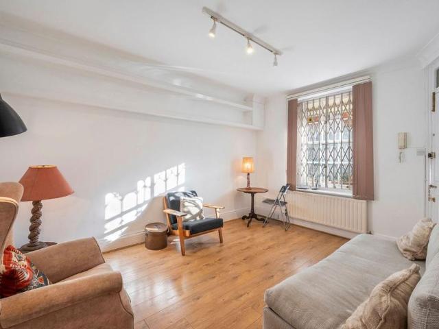 1 bedroom ground floor flat to rent