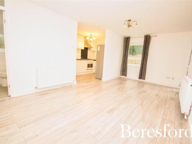 1 bedroom ground floor flat to rent