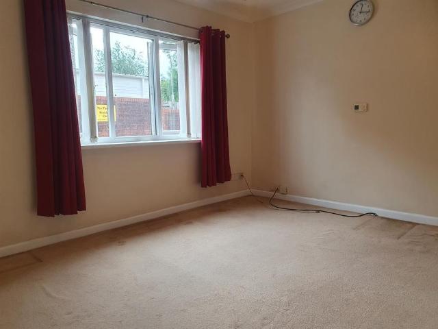 1 bedroom ground floor flat to rent