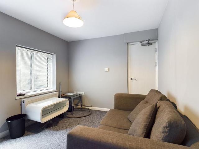1 bedroom ground floor flat to rent