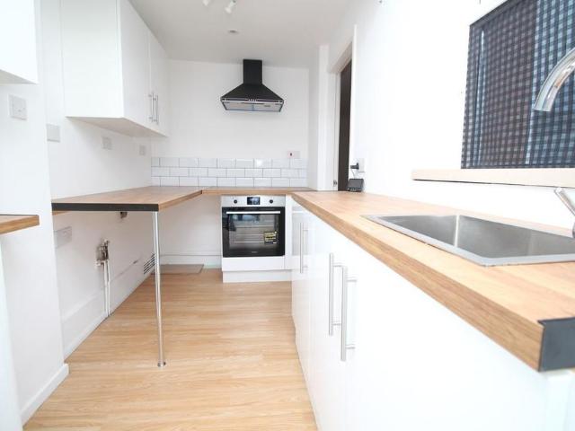 1 bedroom ground floor flat to rent