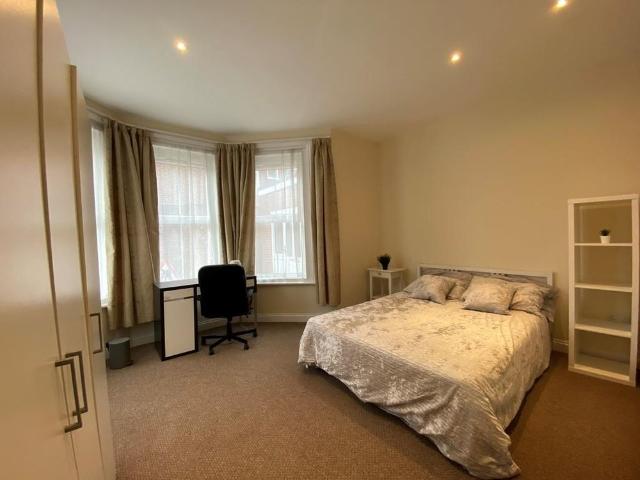 1 bedroom ground floor flat to rent