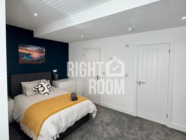 1 bedroom Double room to let En suite Room 3, Oriel Road, Portsmouth PO2 9EQ