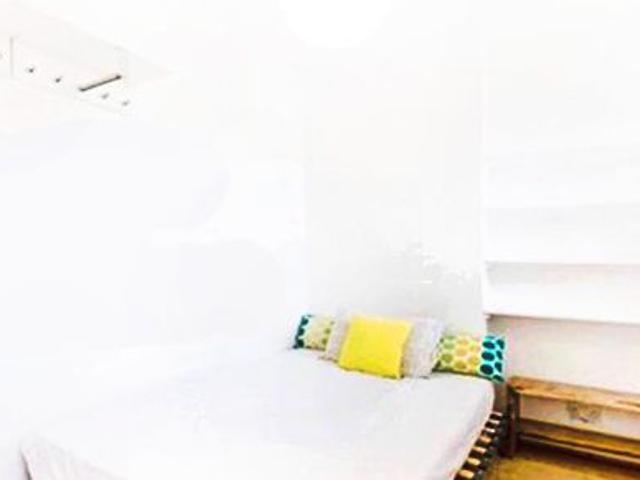 1 bedroom Double room to let Room 3, Flat 2, Maygood House