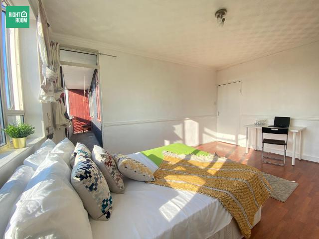 1 bedroom Double room to let Room 1, Kendal House, London N1 9DF