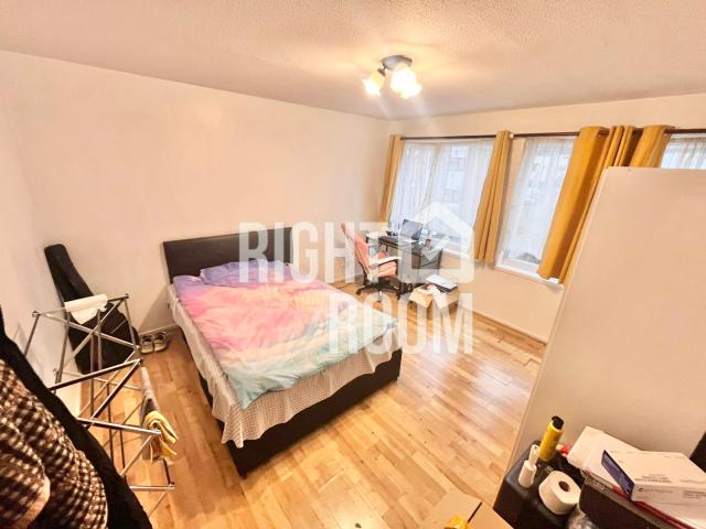 1 bedroom Double room to let Room 2, Chesnut Road, Tottenham, London N17