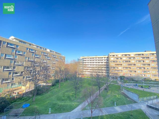 1 bedroom Double room to let Room 2, Kendal House, London N1 9DF
