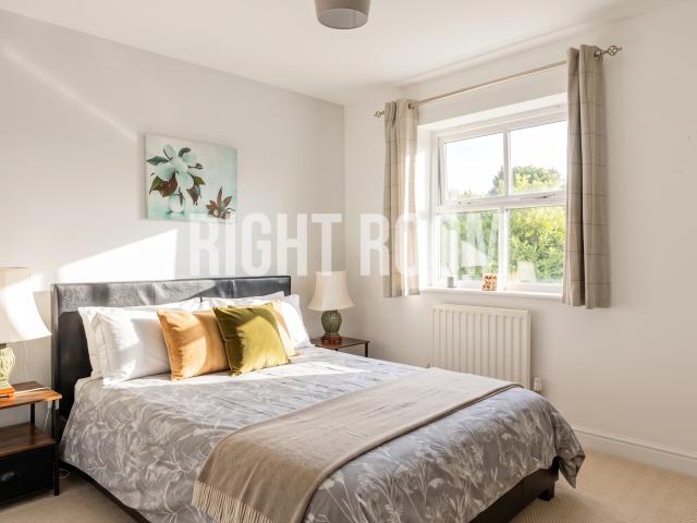 1 bedroom Double room to let Room 4, Fluellen Place, Bicester, OX26