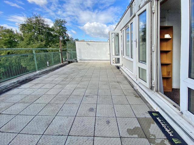 1 bedroom Double room to let Room 4, Grafton Road, Kentish Town, London NW5