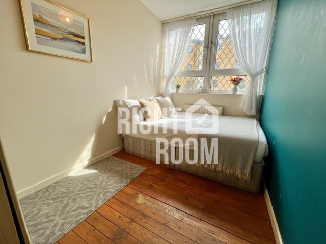 1 bedroom Double room to let Room to Rent, Elgin House, Ricardo Street, E14 6EG