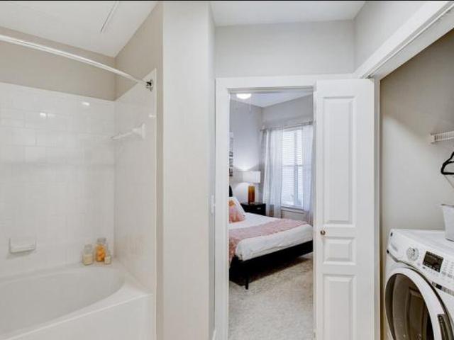 1 bedroom, Dallas TX 75219 77115205