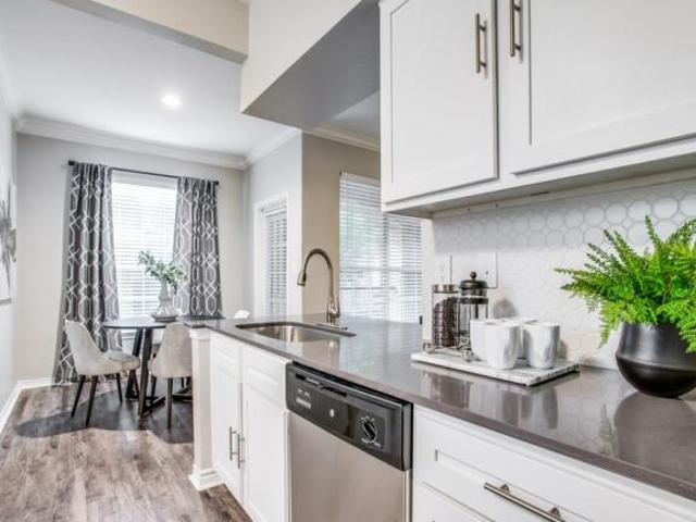 1 bedroom, Dallas TX 75251 77115358