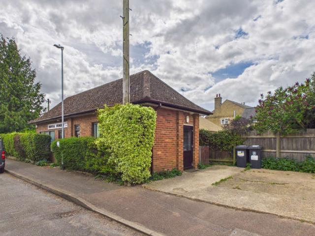 1 Bedroom Detached Bungalow