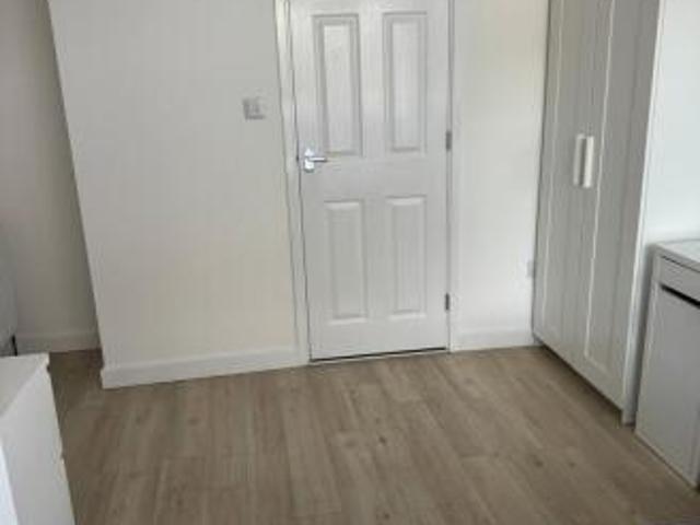 1 bedroom detached bungalow for rent in 11 Room 6, Aldrin Way, Coventry, CV4