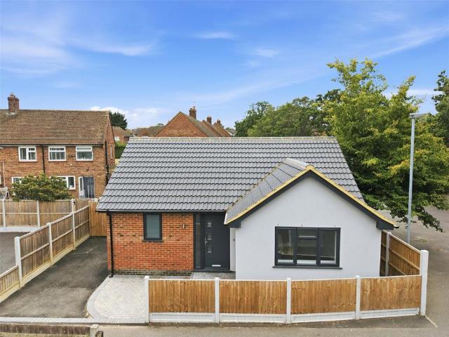 1 bedroom detached bungalow for sale
