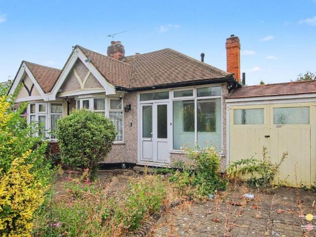 1 bedroom detached bungalow for sale