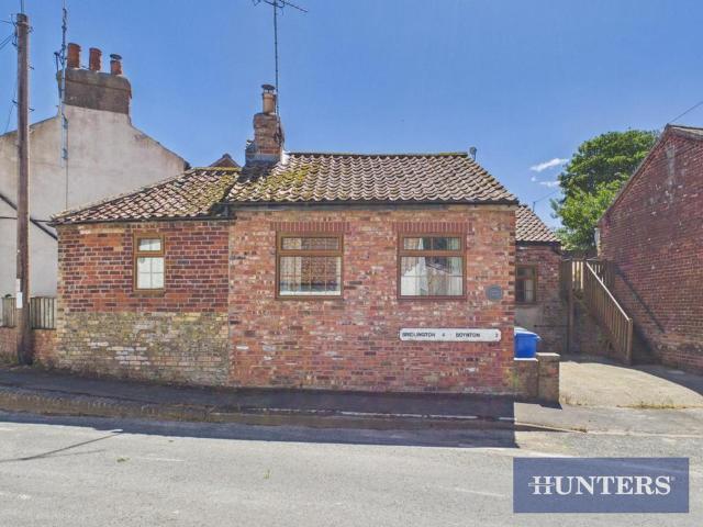 1 bedroom detached bungalow for sale