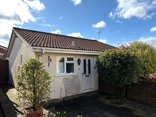1 bedroom detached bungalow for sale