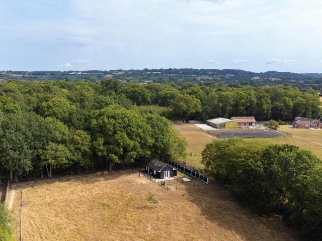 1 bedroom detached bungalow for sale