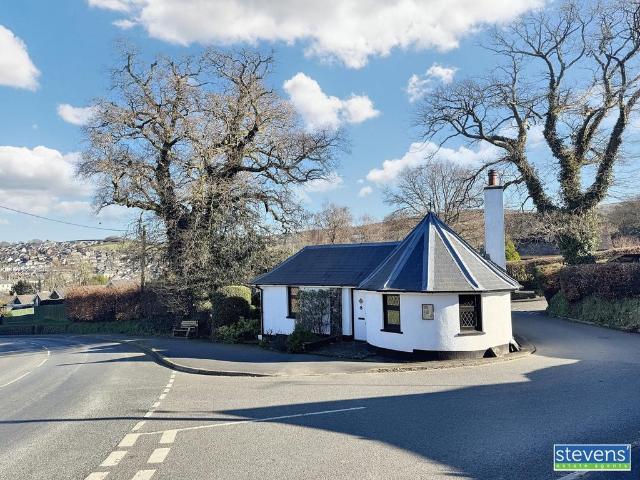 1 bedroom detached bungalow for sale