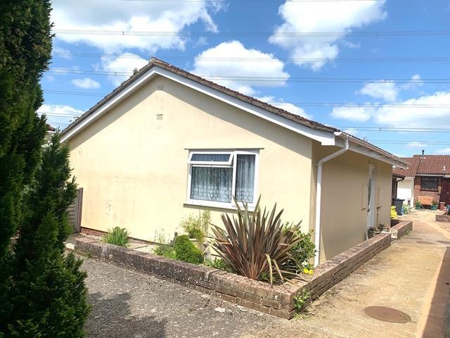 1 bedroom detached bungalow for sale