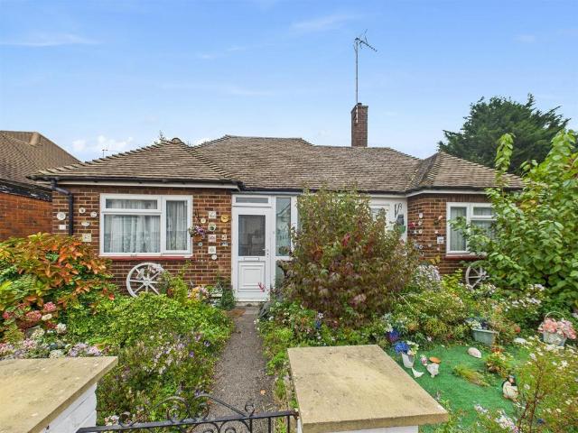 1 bedroom detached bungalow for sale