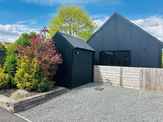 1 bedroom detached bungalow for sale