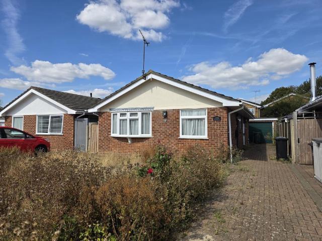 1 bedroom detached bungalow for sale