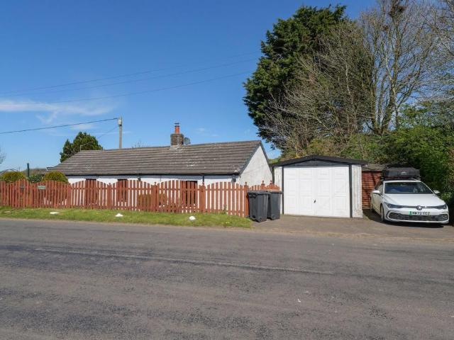 1 bedroom detached bungalow for sale
