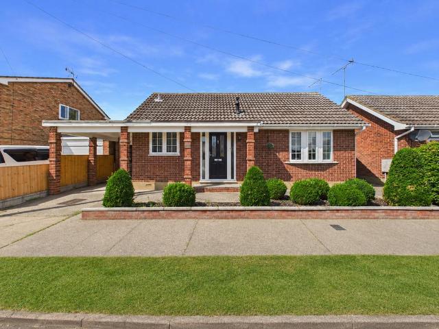 1 bedroom detached bungalow for sale