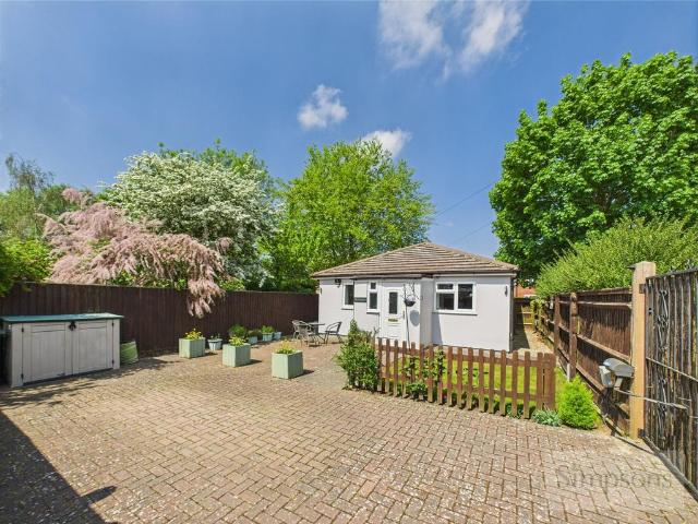 1 bedroom detached bungalow for sale