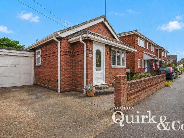 1 bedroom detached bungalow for sale