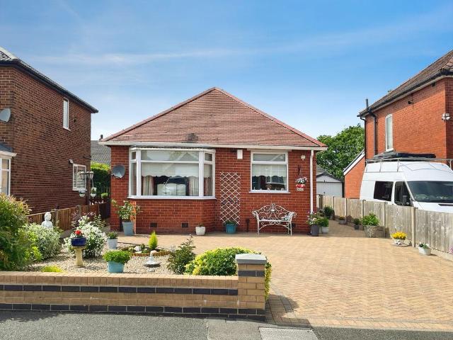 1 bedroom detached bungalow for sale