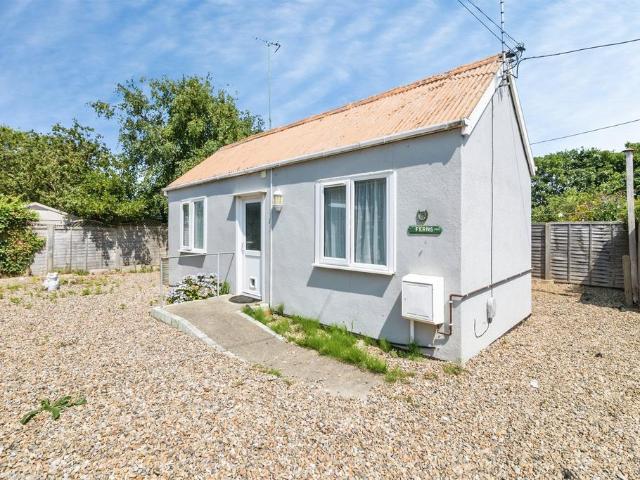 1 bedroom detached bungalow for sale