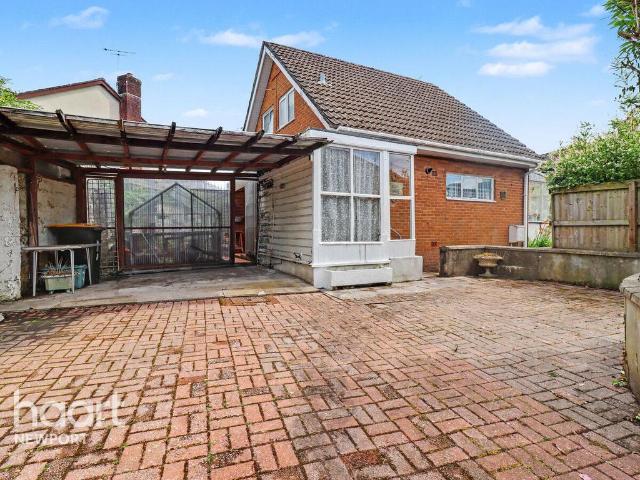 1 bedroom detached bungalow for sale